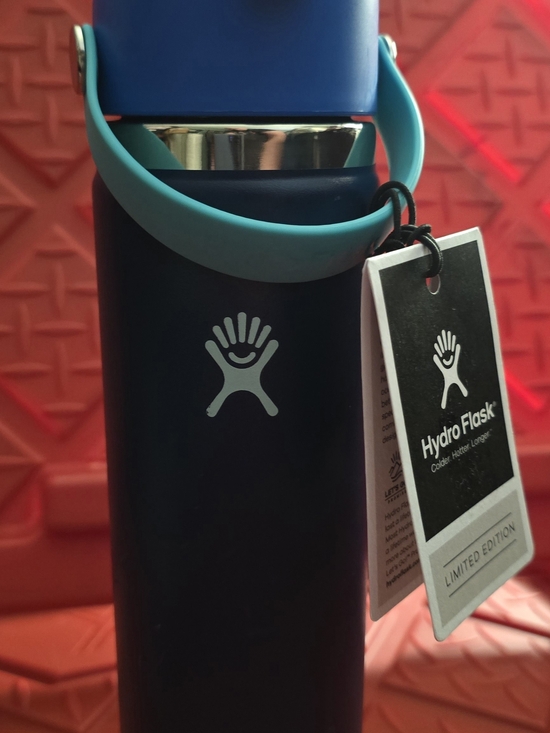 Hydro Flask | Dining | Nwt Hydro Flask 24 Ozkeep Drinks Cold Up To 24 ...